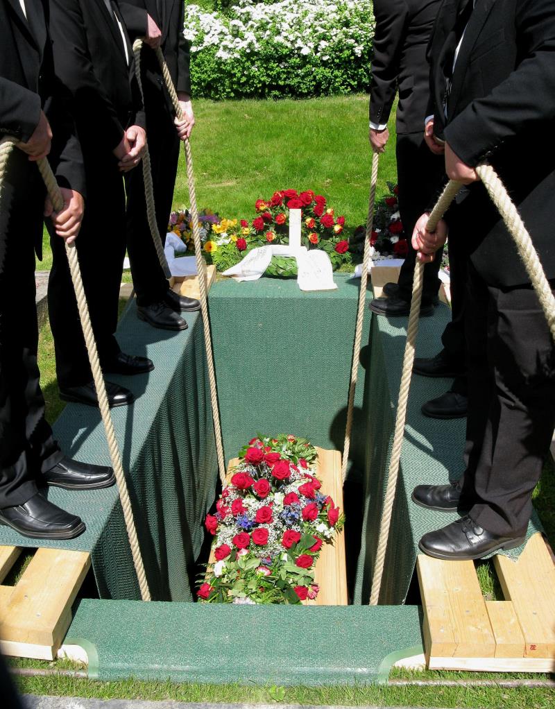 Gravsättning - Svenska kyrkan Helsingborg