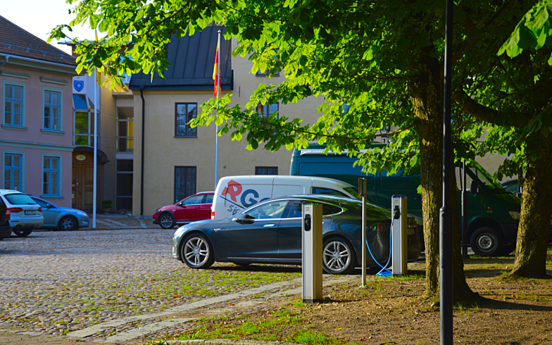 Ladda elbil - Amnehärad-Lyrestads pastorat