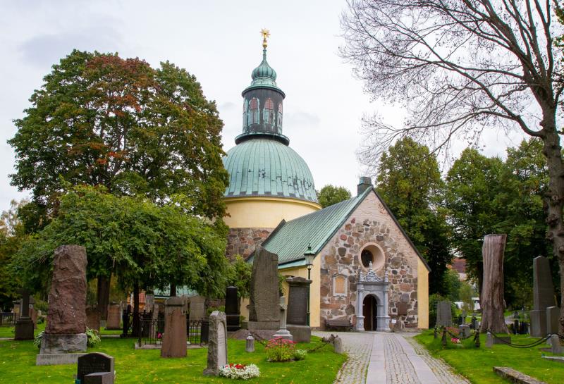 Följ med oss till Solna kyrka - S:t Matteus församling